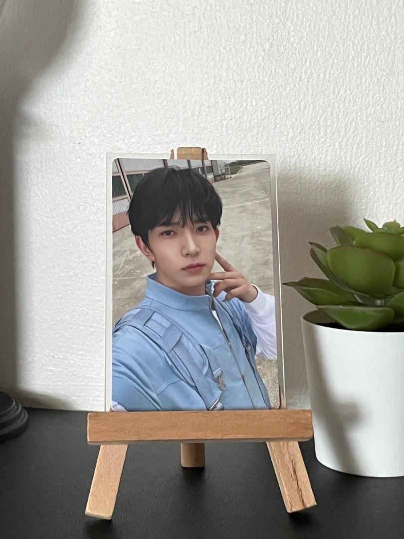 Heeseung Pc - Manifesto Day 1 (Weverse ver.) on Carousell