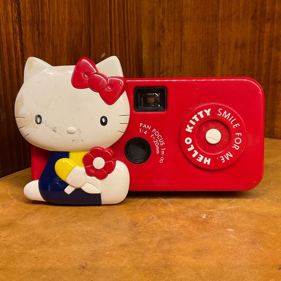 Hello Kitty 8mm camera, Photography, Cameras on Carousell