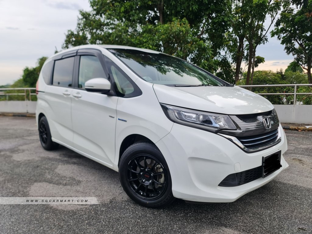 Honda Freed Hybrid 1.5 (A), Cars, Used Cars on Carousell
