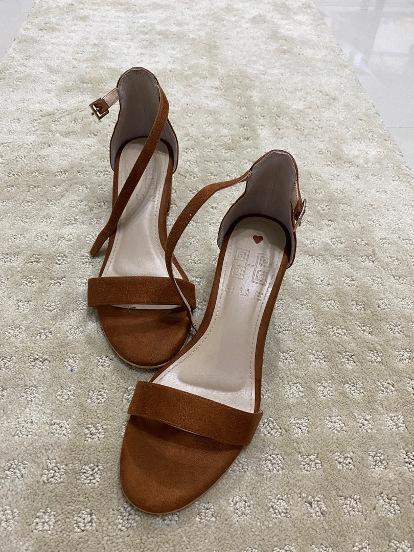 Hue MNL Meg Coffee Size 8, Women's Fashion, Footwear, Heels on Carousell