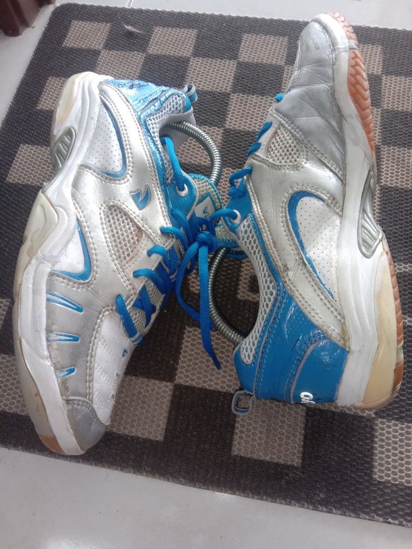 kasut badminton vitro, Sports Equipment, Sports & Games, Racket & Ball ...