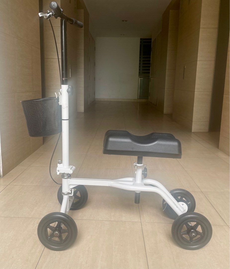Knee scooter / ankle walker / one leg rehab, Health & Nutrition ...