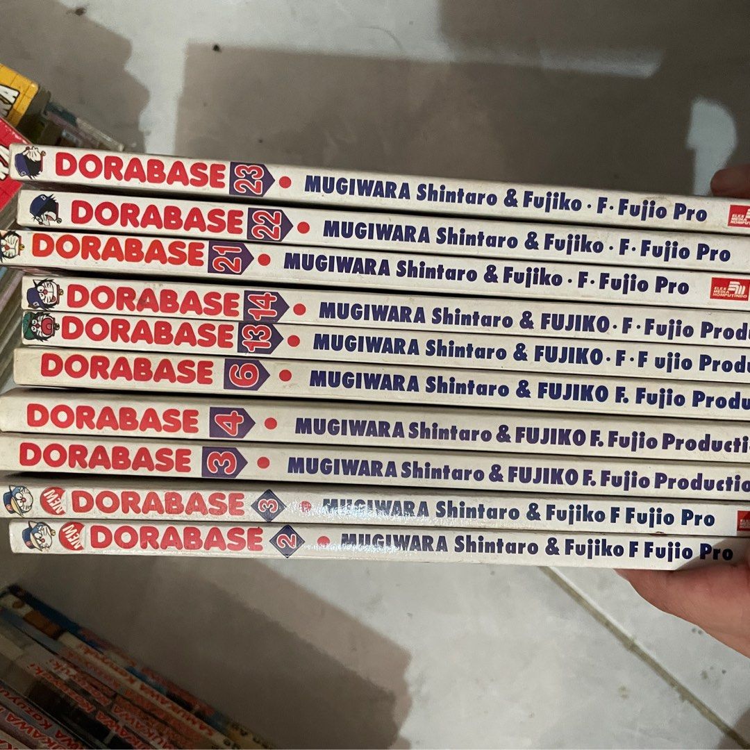 Komik Dorabase, Buku & Alat Tulis, Komik dan Manga di Carousell