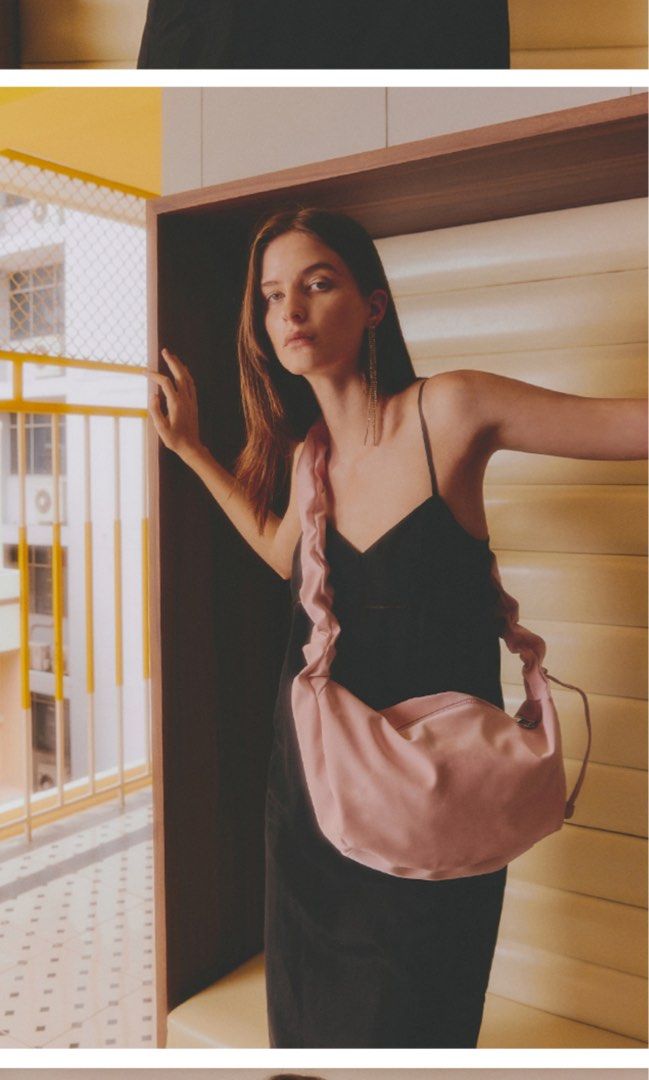 🇰🇷KR🇰🇷 Carlyn Babe Medium, Women's Fashion, Bags & Wallets, Cross-body Bags on Carousell