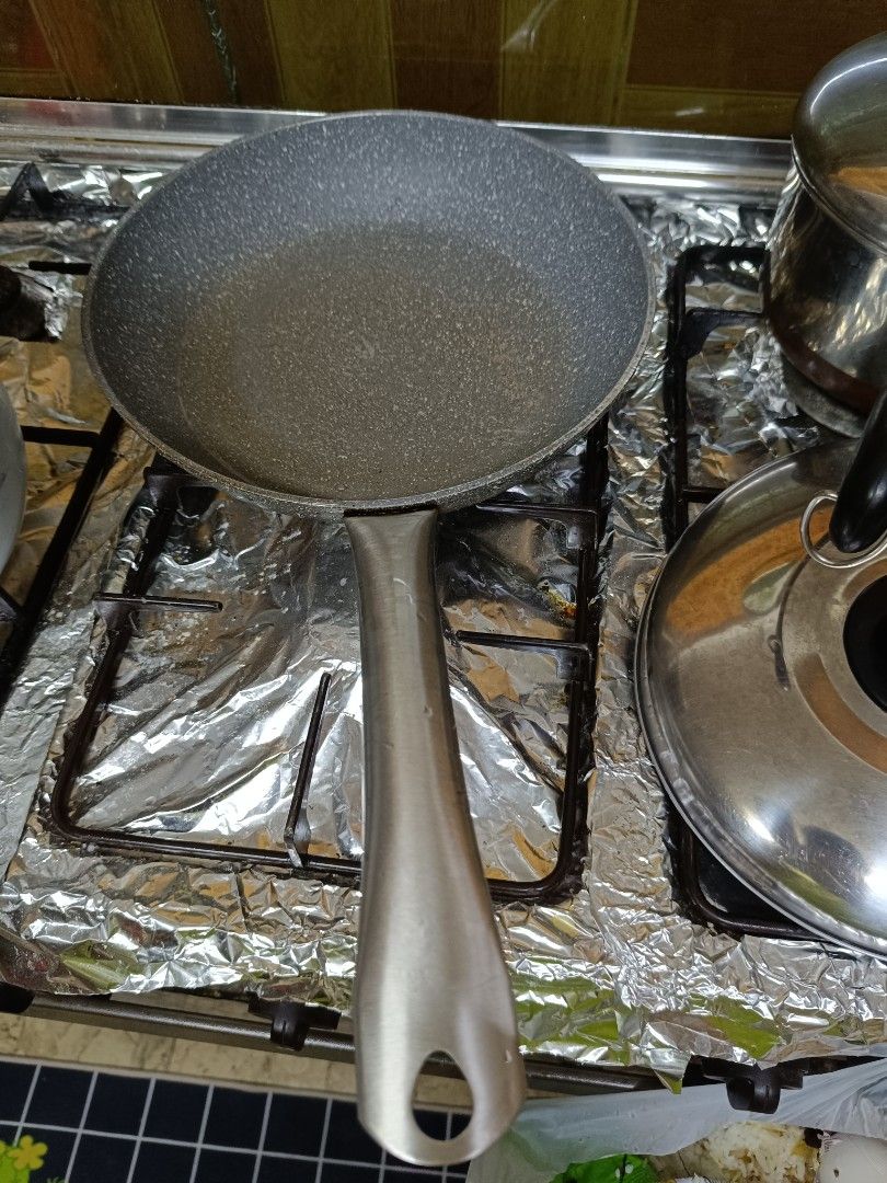 Masflex Frying pan, Stone forge pan on Carousell