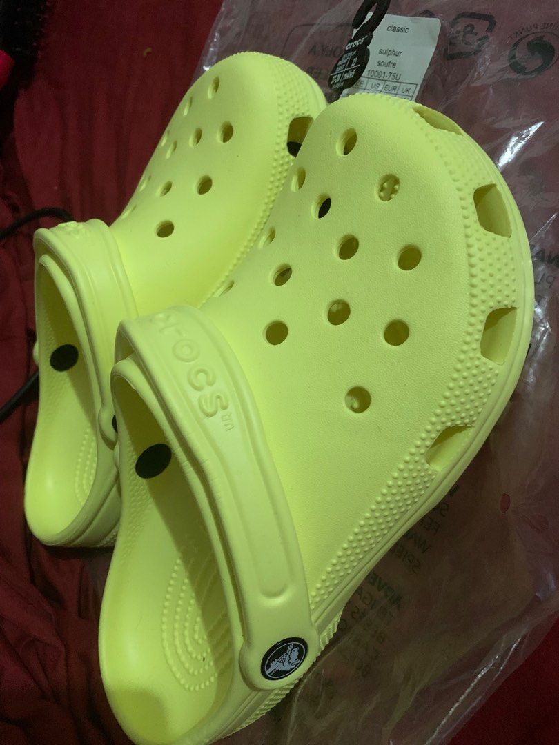 Original Crocs, Men's Fashion, Footwear, Slippers & Slides on Carousell