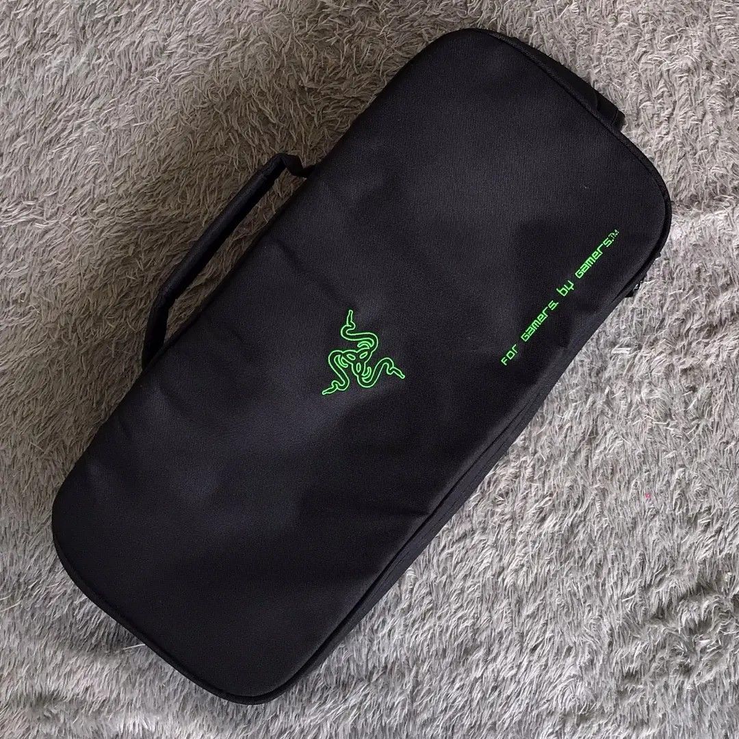 Razer Keyboard Bag v2, Barang Mewah, Tas & Dompet di Carousell