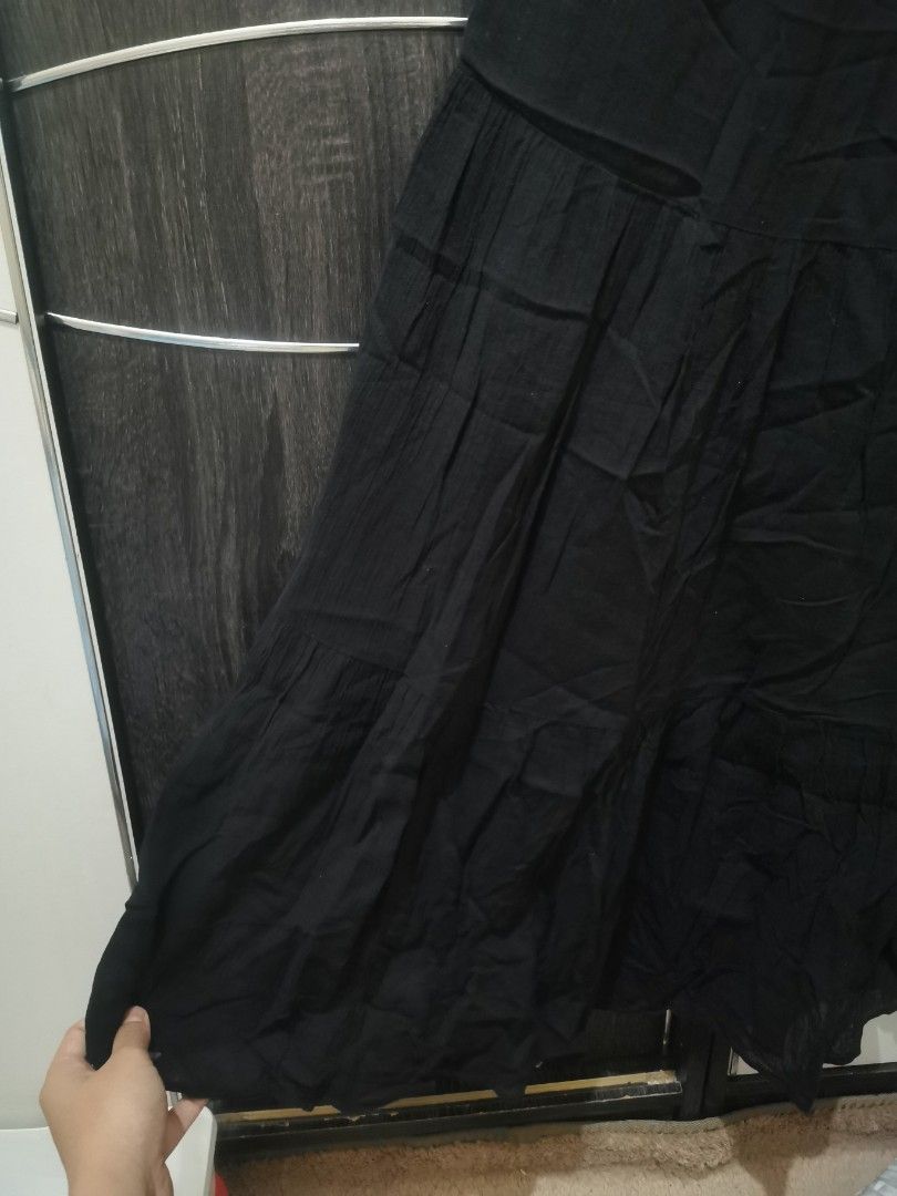 Rok Uniqlo Umpak hitam, Fesyen Wanita, Pakaian Wanita, Gaun & Rok di ...