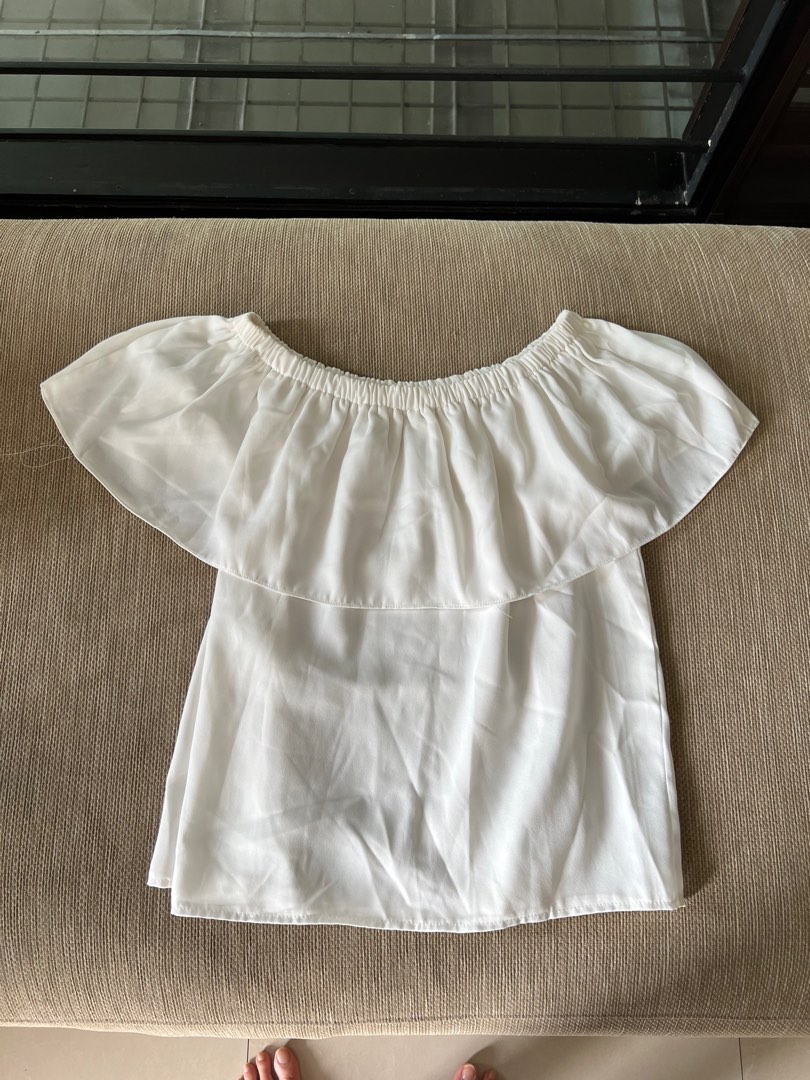 Sabrina Putih Karet, Fesyen Wanita, Pakaian Wanita, Atasan di Carousell