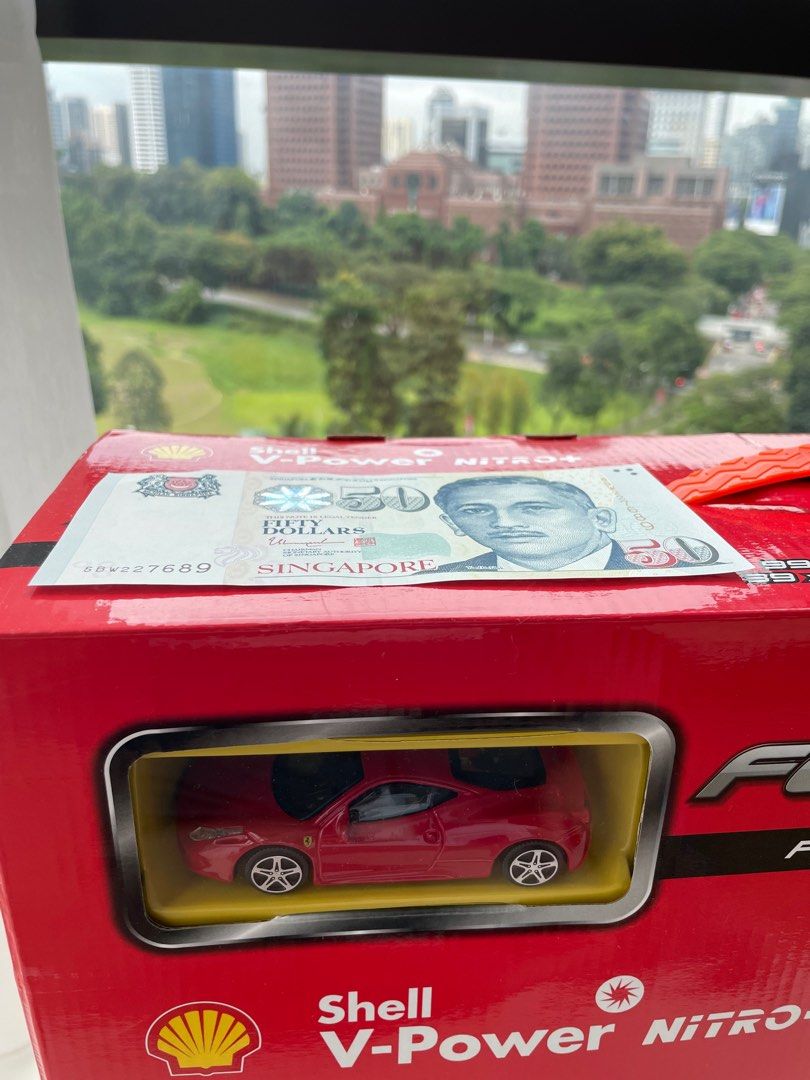 Shell Ferrari Racing Garage F1 Speed Formula-1, Hobbies & Toys, Toys ...