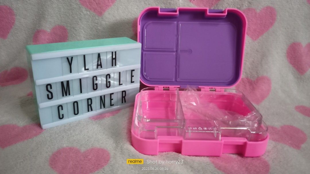 Smiggle bento box (small), Furniture & Home Living, Kitchenware ...