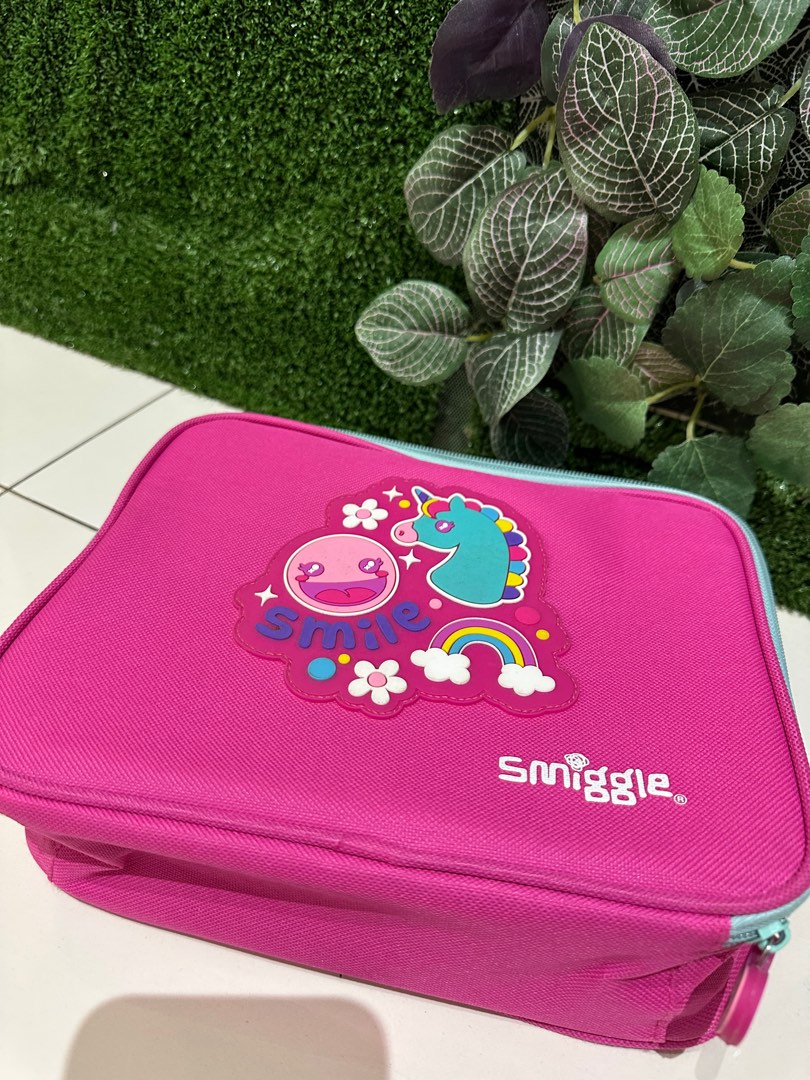 Smiggle cooler bag, Furniture & Home Living, Home Improvement ...