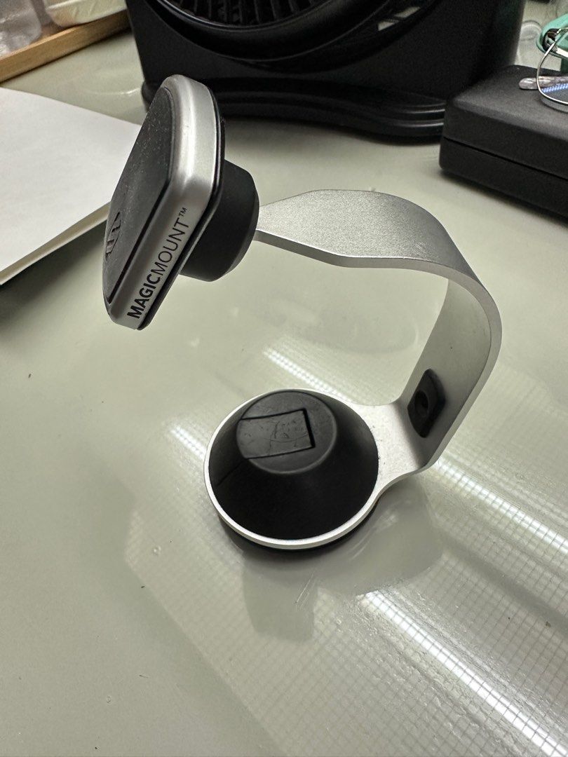 Spigen magic mount magnetic stand on Carousell