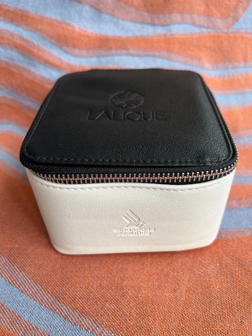SQ First Class LALIQUE Amenity Set, Hobbies & Toys, Travel, Travel ...