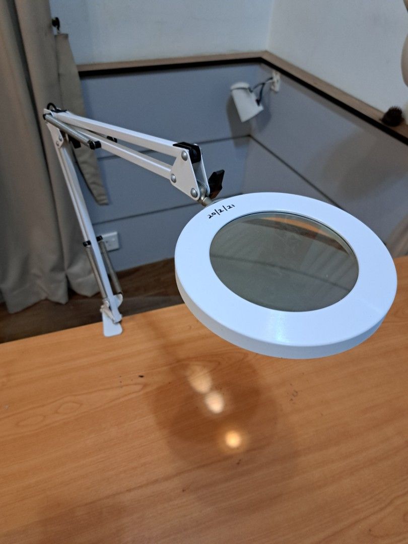 Table magnifying glass, Hobbies & Toys, Stationery & Craft, Craft ...