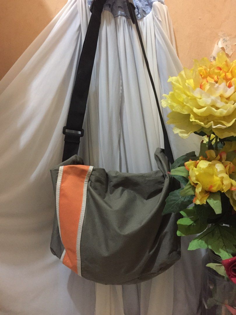 TAS SALEMPANG CEWEK COWOK, Fesyen Wanita, Tas & Dompet di Carousell