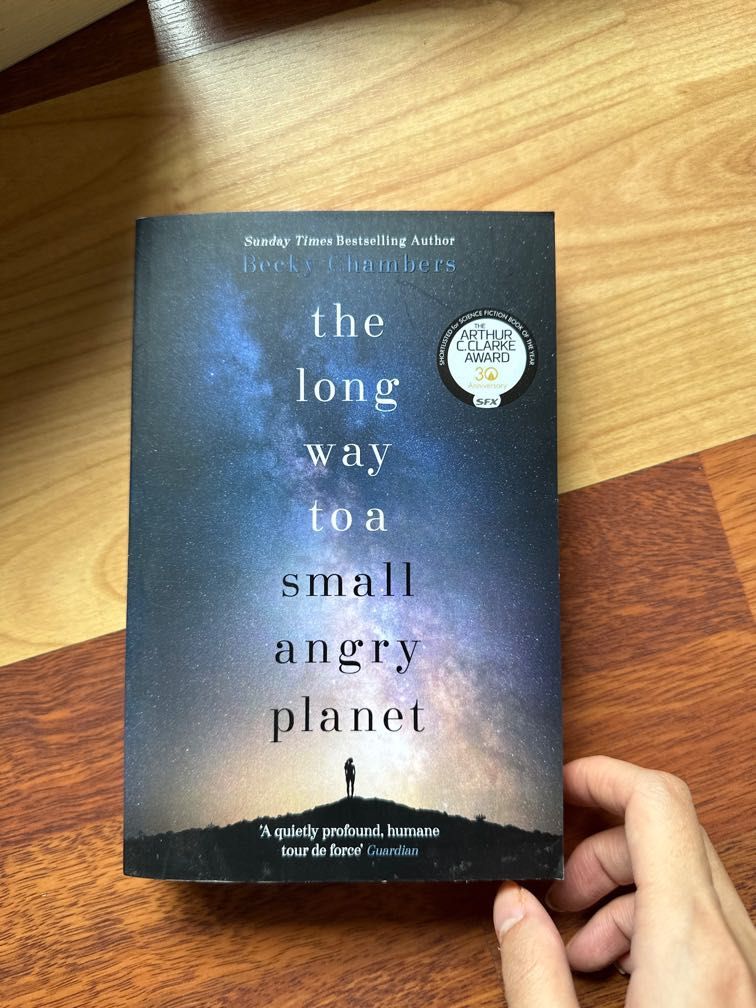 The long way to a small angry planet Becky chambers, Hobbies & Toys ...
