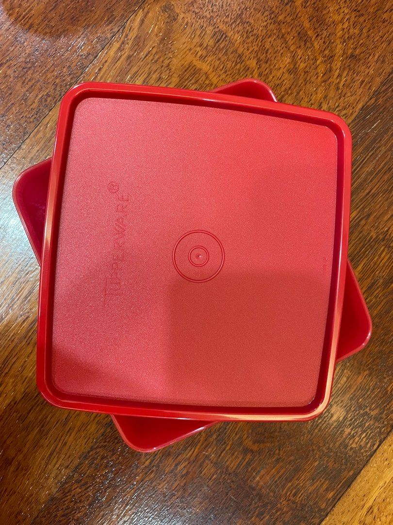 TUPPERWARE LARGE SQUARE LUNCHBOX, Furniture & Home Living, Kitchenware ...
