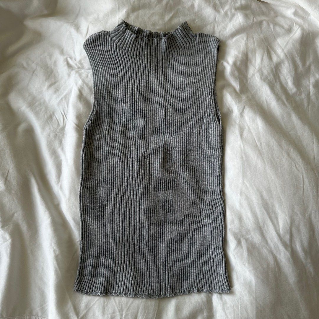 Uniqlo High Neck Grey Knit Top, Women's Fashion, Tops, Sleeveless on ...