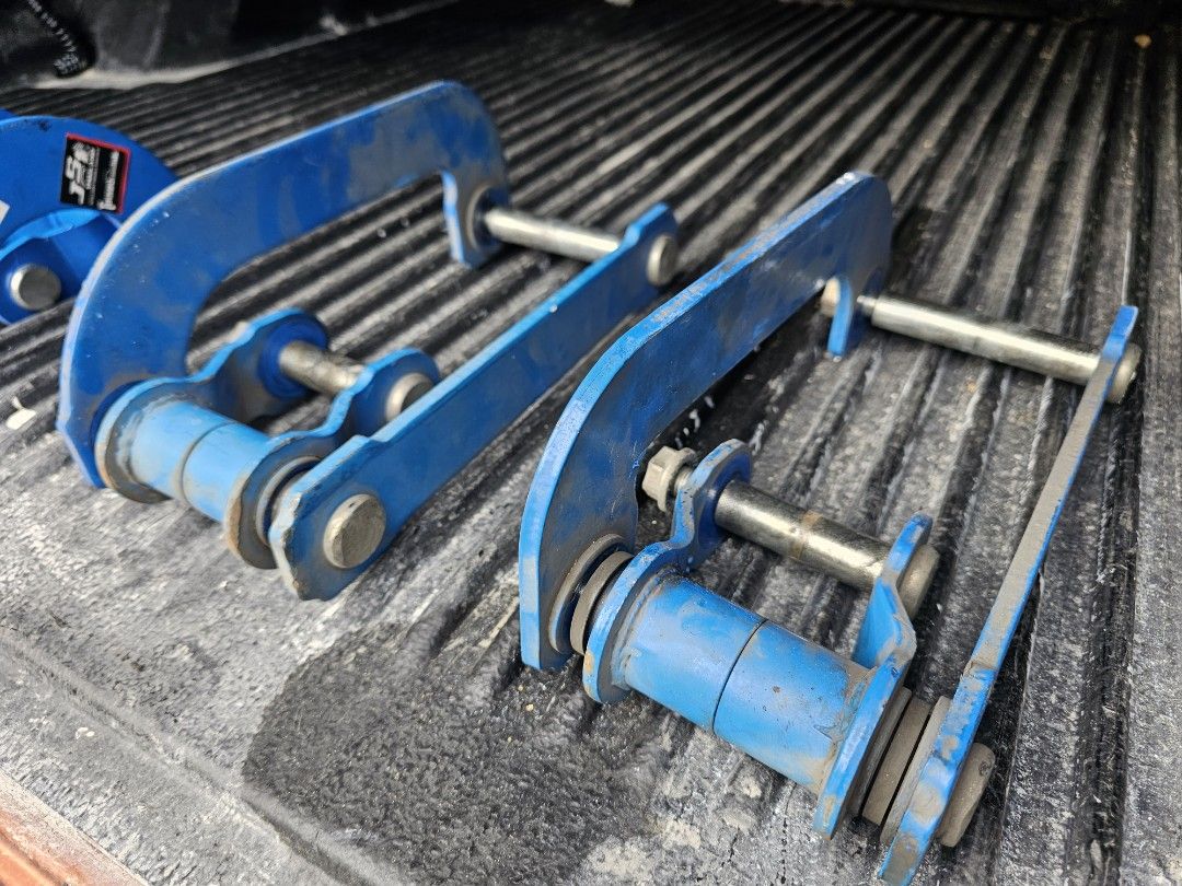 4x4 ford ranger shackle 2inch lift up, Auto Accessories on Carousell