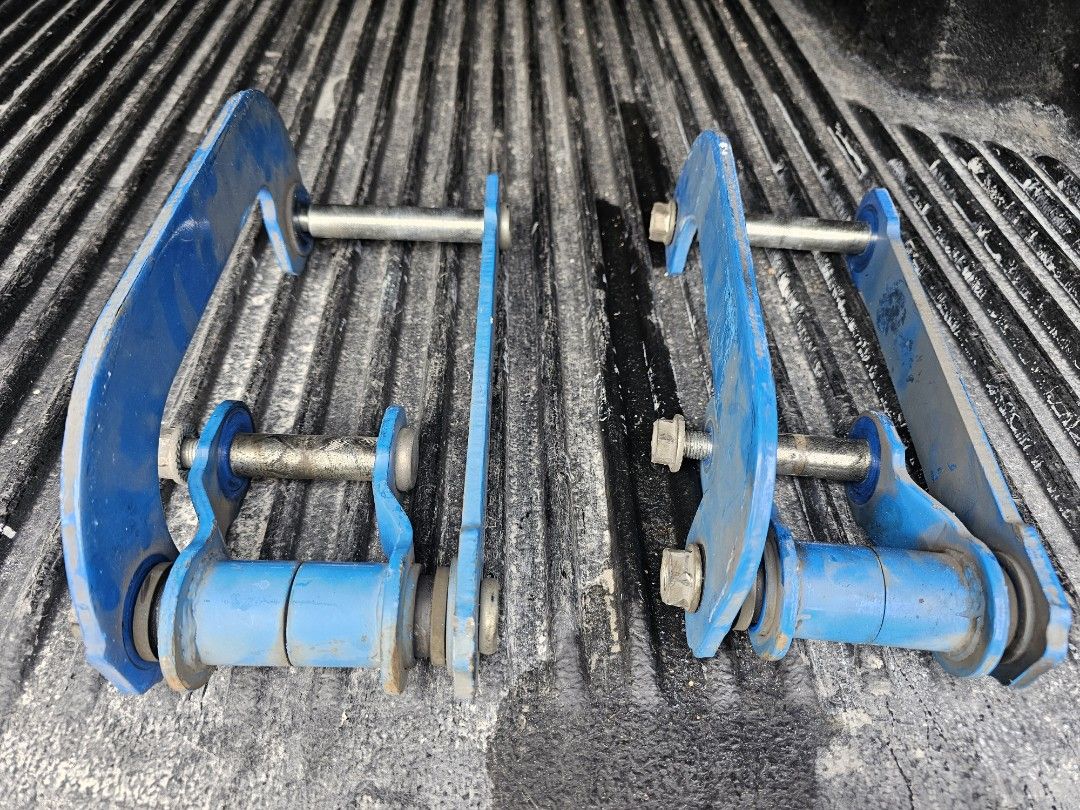 4x4 ford ranger shackle 2inch lift up, Auto Accessories on Carousell