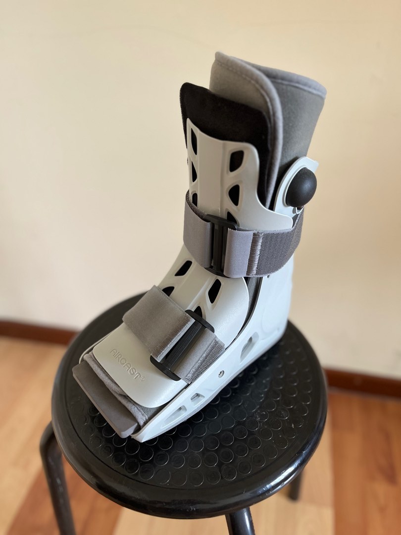 Air Cast Walking Brace/ Walking Boot (Small Size), Health & Nutrition ...