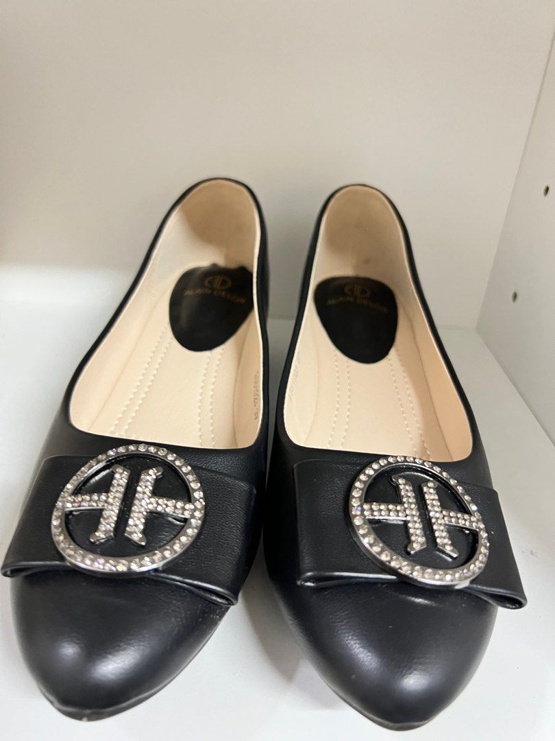 Alain Delon pumps Shoes, Women's Fashion, Footwear, Heels on Carousell