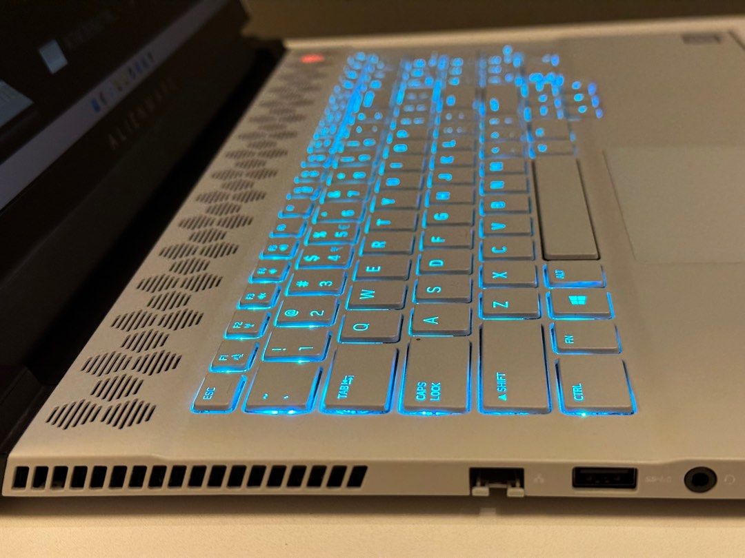 Alienware m17R2 i7 2070 laptop, Computers & Tech, Laptops & Notebooks on Carousell