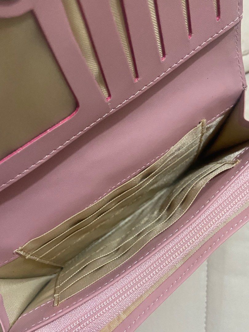 authentic and original elle wallet on Carousell