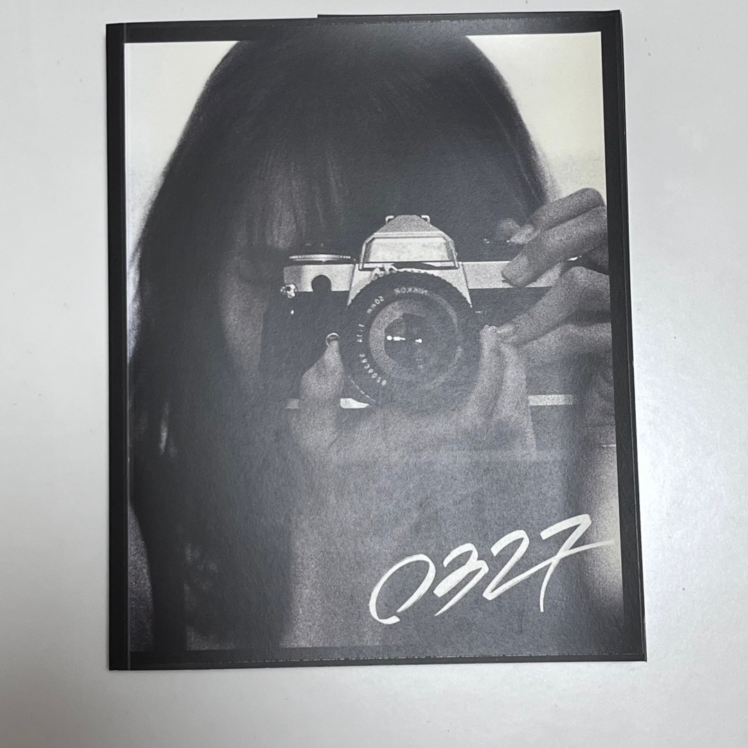 Blackpink Lisa photobook vol.1 全齊, 興趣及遊戲, 收藏品及紀念品, 韓流 - Carousell