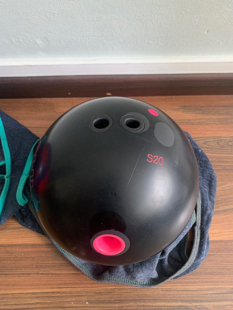 Boo Yah Bowling Ball, Sports Equipment, Sports & Games, Billiards ...