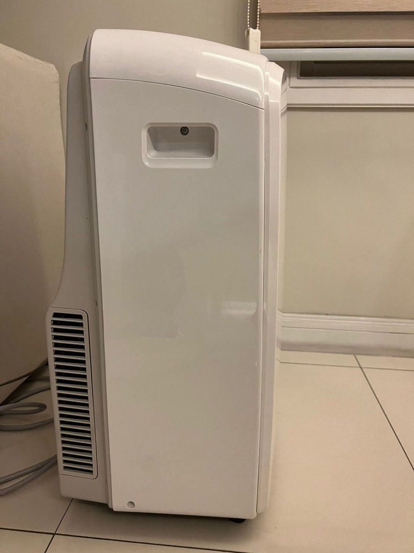 Carrier Portable Aircon 1hp, TV & Home Appliances, Air Conditioning and ...