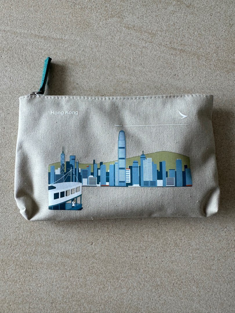 Cathay Pacific Premium Economy Amenity Kit: Hong Kong, 興趣及遊戲, 旅行, 旅遊 ...
