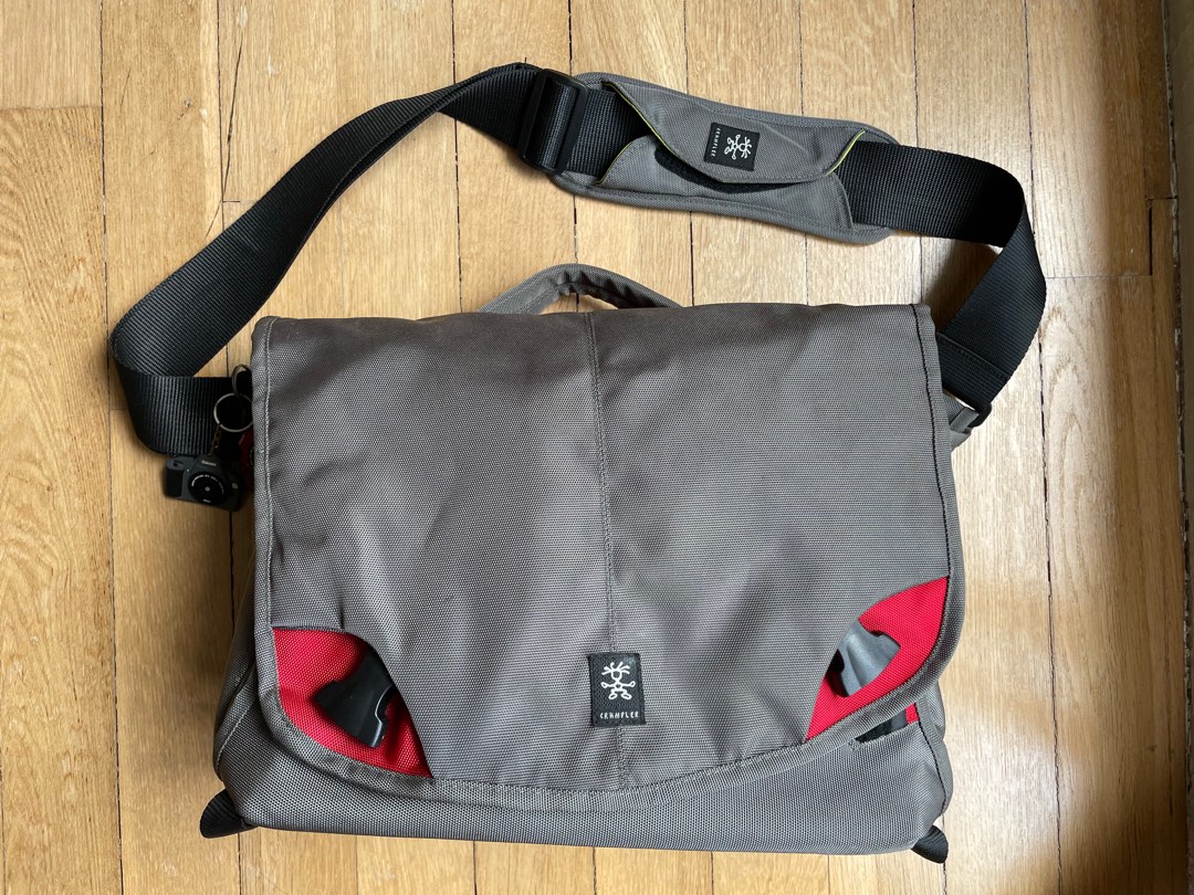 Crumpler camera bag (very big!), Photography, Photography Accessories ...