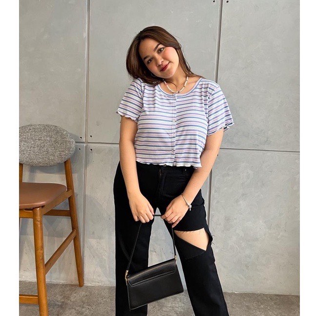 FREEONG - Baggylooks Crop Top Atasan Rib Stripe, Fesyen Wanita, Pakaian Wanita, Atasan di Carousell