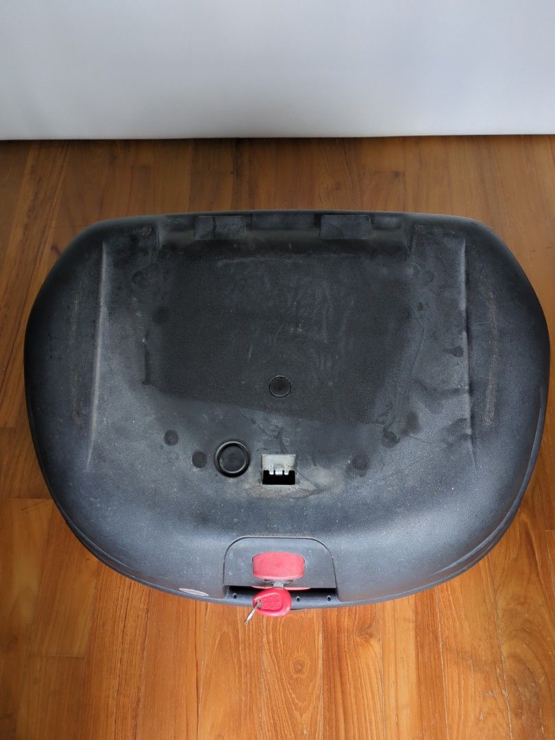 Givi Box (Simply) 48L, Motorcycles, Motorcycle Accessories on Carousell