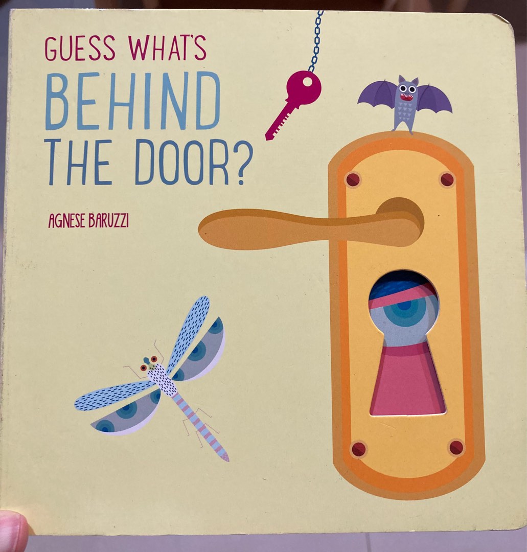 Guess what’s behind the door英文繪本, 書籍、休閒與玩具, 書本及雜誌, 童書、著色互動書在旋轉拍賣