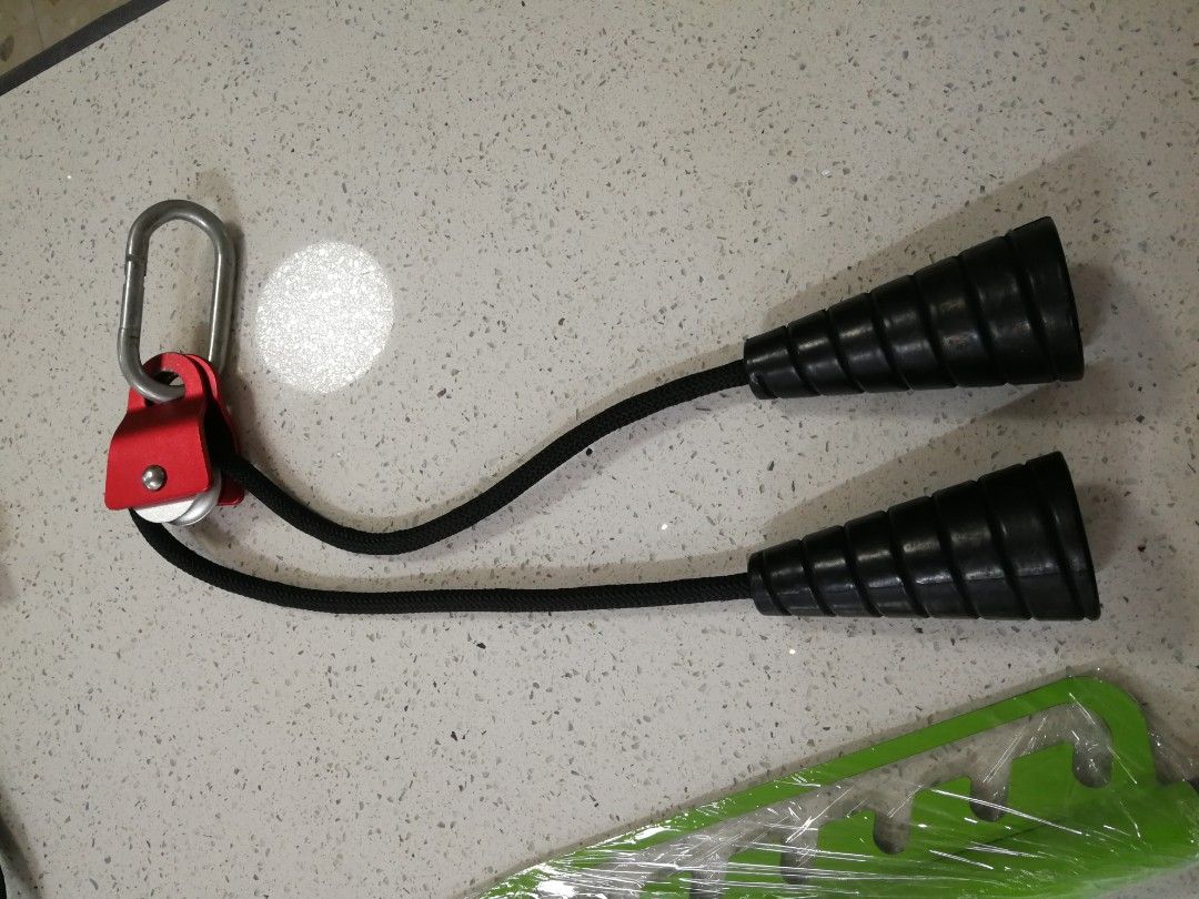 GYM cable machine attachment, pull down bar, tricep rope, banana hanger ...