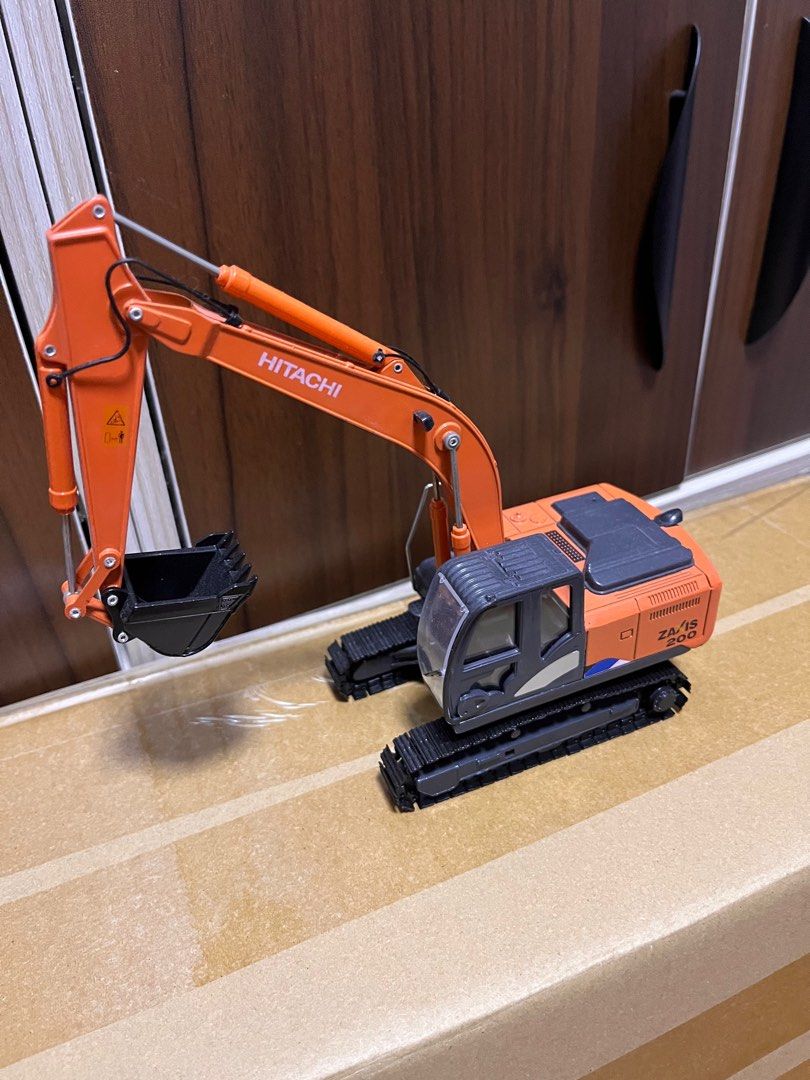 Hitachi 1/50 scale Zaxis 200 excavator model, Hobbies & Toys, Toys ...