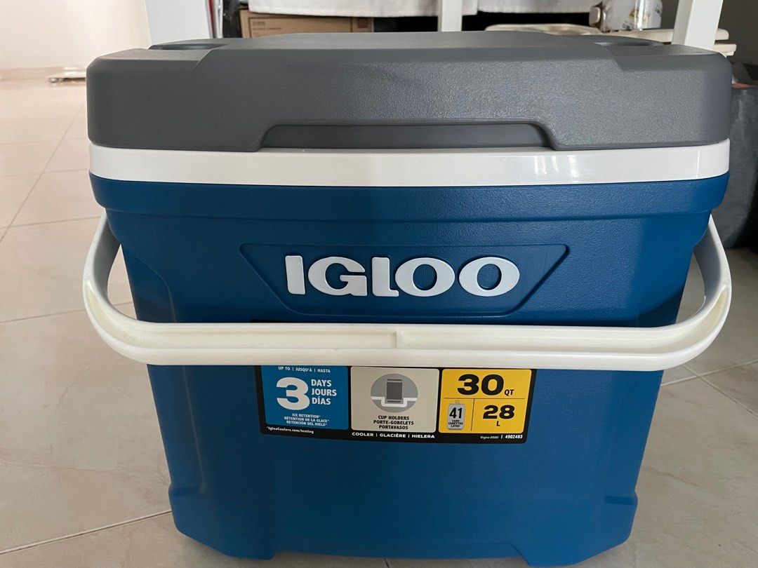 Igloo cooler box, Furniture & Home Living, Home Improvement ...
