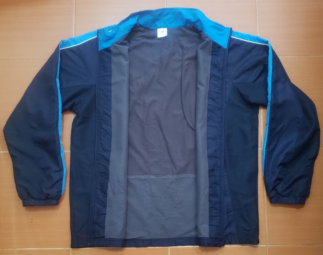 IGNIO LIGHT JACKET, Men's Fashion, Coats, Jackets and Outerwear on Carousell