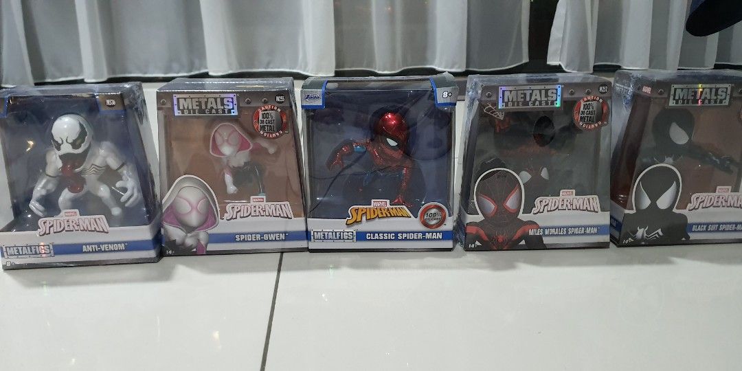 JADA - Metal Fig - Spider-man Spiderverse set, Hobbies & Toys ...