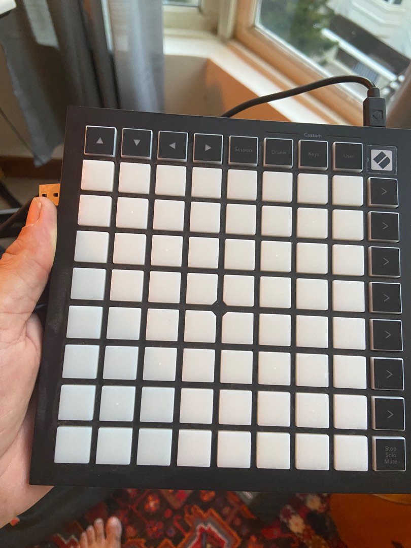 Launchpad Mini MIDI grid, Hobbies & Toys, Music & Media, Music ...