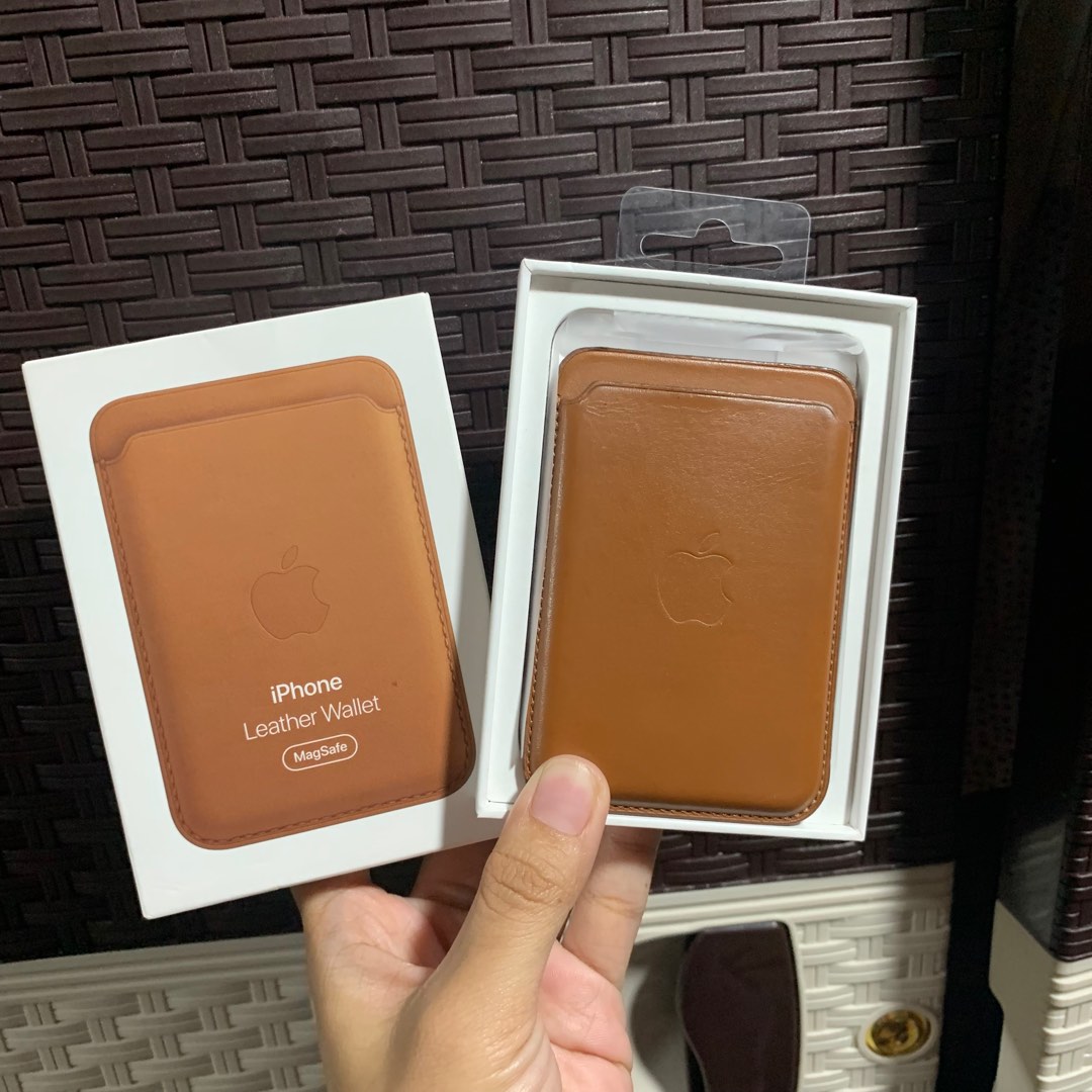 Leather wallet apple magsafe on Carousell