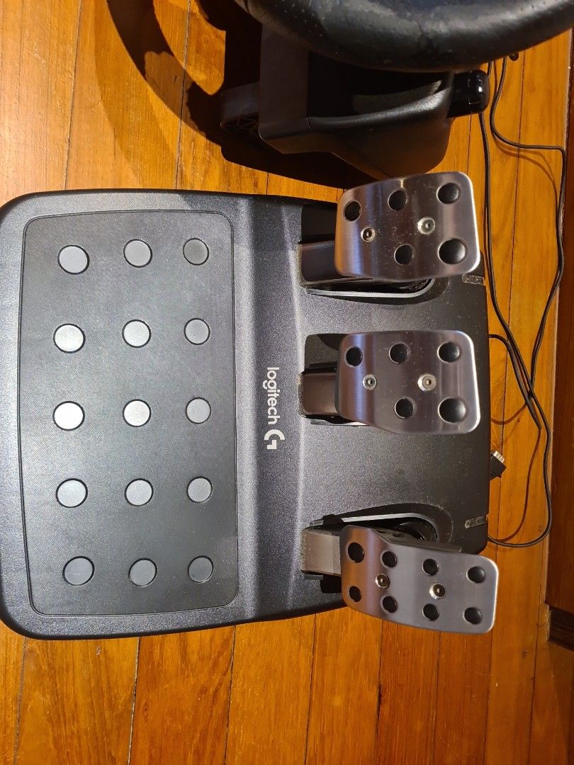 Logitech G29 sim racing wheel and pedals, Video Gaming, Gaming ...