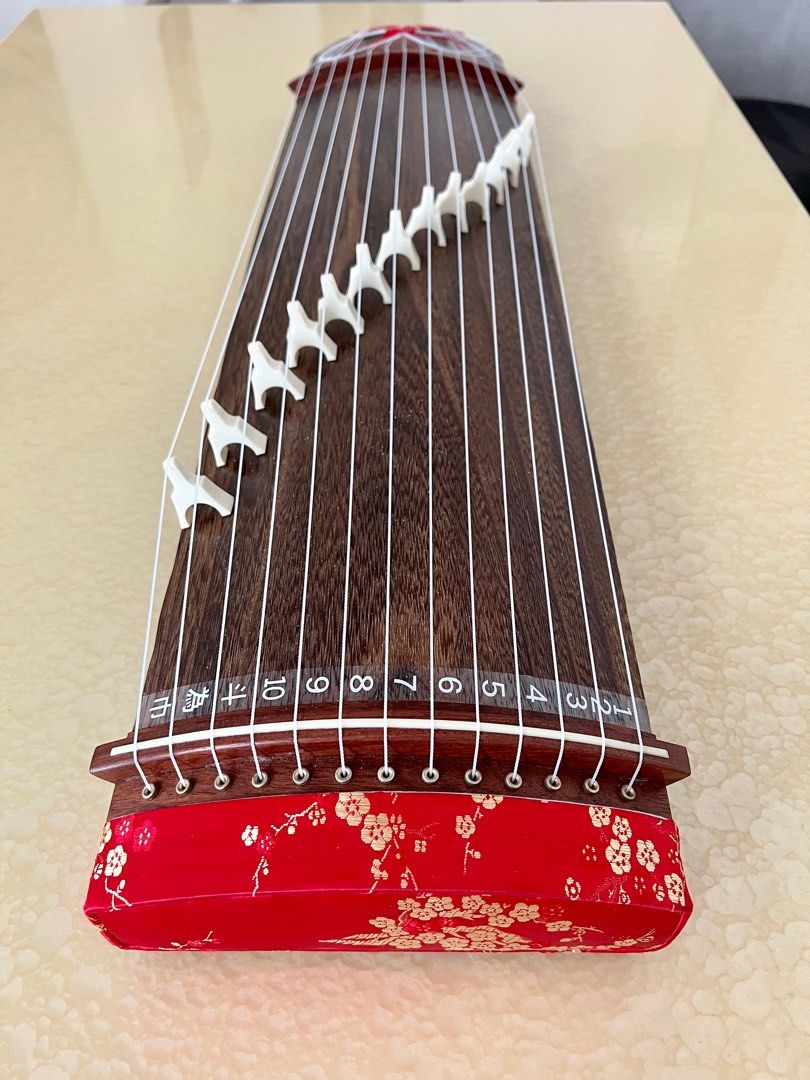 Luxury Japanese koto, Hobbies & Toys, Music & Media, Musical ...