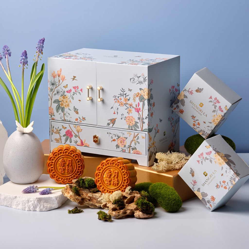 BN Shangri-La Mooncake box 2023, Furniture & Home Living, Kitchenware ...