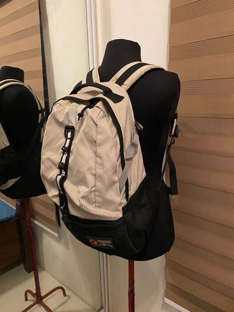Nikon Backpack Vortex 26, Men's Fashion, Bags, Backpacks on Carousell