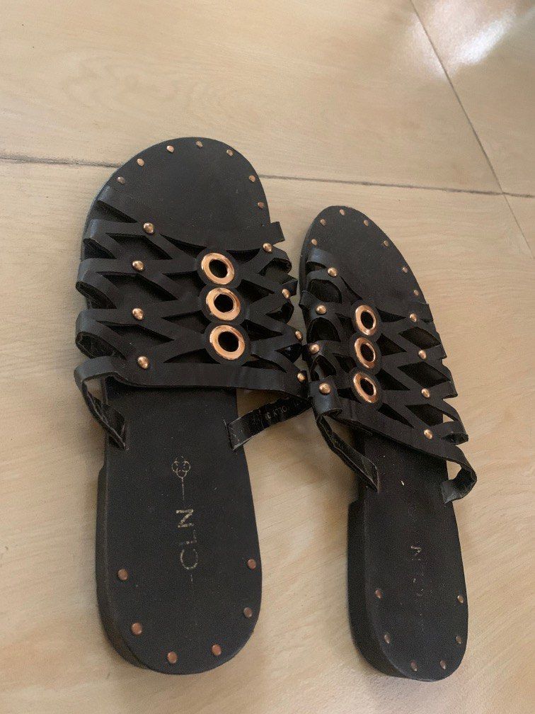 ORIGINAL CLN FLATS on Carousell