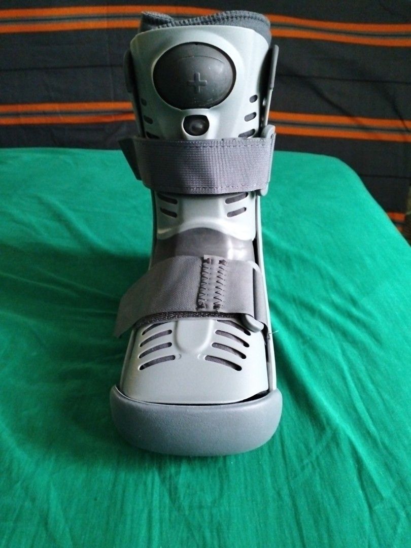 OSSUR air boot cast, Health & Nutrition, Braces, Support & Protection ...